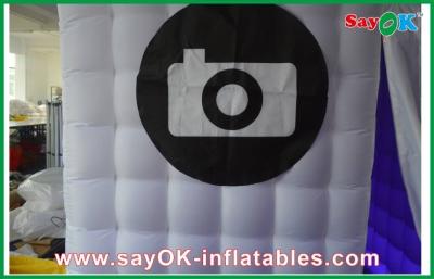 중국 2.4 x 2.4 x 2.5m 사진기 로고를 가진 팽창식 이동할 수 있는 Photobooth 파열 천막 판매용