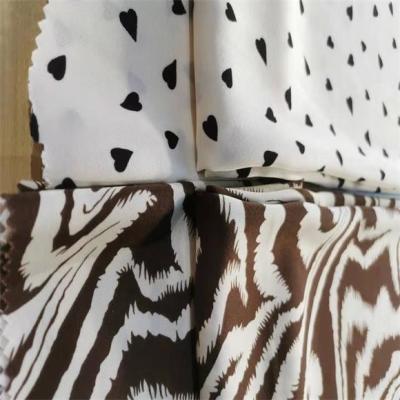 Cina La saia ha stampato il tessuto chiffon dall'iarda 75dx75d 120gsm in vendita