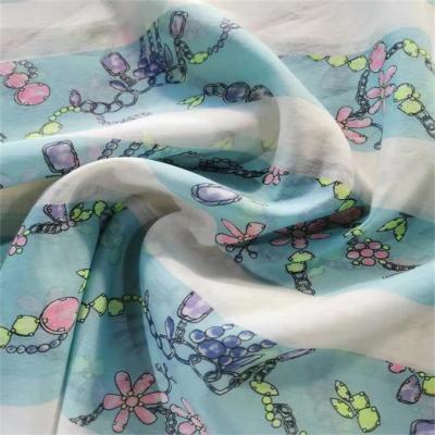 Cina La Skirts Polyester Chiffon Fabric di 20d*80s 46gsm di signore stampate in vendita