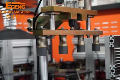 Cina Eceng Q6000 Pet Stretch Blow Moulding Machine 4 cavità per bottiglia da 2 litri fino a 6000 bph in vendita