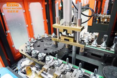 Cina Macchina di salto Eceng Q4500 della bottiglia dell'animale domestico di 3 cavità completamente automatico in vendita