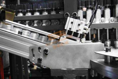 Cina 12 cavità Stretch Blow Molding Machine completamente automatica 26000 BPH in vendita