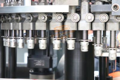 Cina 8 creatore automatico della bottiglia della macchina 600ml dello stampaggio mediante soffiatura delle cavità in vendita