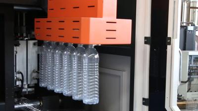 Cina creatore di plastica della bottiglia della fresatrice 9000BPH del colpo di allungamento 2000ml in vendita