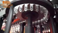 China Botella de agua mineral plástica de 2 litros que hace la máquina 380V 50HZ en venta