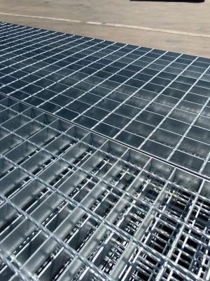 China Rectangular Silver Galvanized Steel Grating For Stair Treads for sale