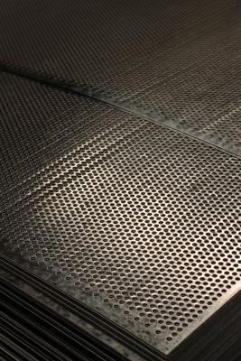 China 1250×2550mm Manganese Perforated Steel Sheet Round Holes Screening & Wear Resistance for sale