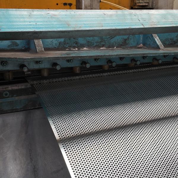 Quality Galvanized Perforated Mesh Sheet Bathroom Floor Drain With 1.5mm Aperture for sale
