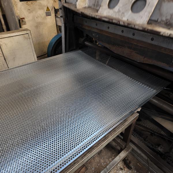 Quality 3mm Thickness Perforated Galvanized Steel Sheet For Sewer Filtration for sale