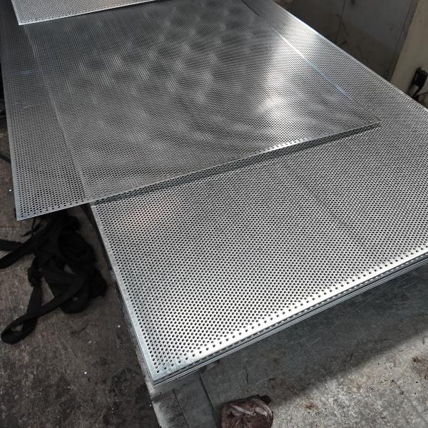 Quality 3mm Thickness Perforated Galvanized Steel Sheet For Sewer Filtration for sale