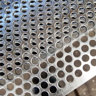 China 2mm Galvanized Perforated Mesh Rustproof Easy Installation for sale