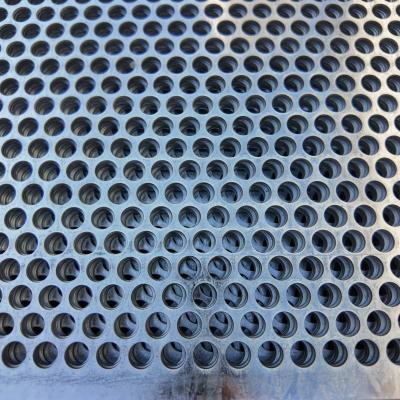 China 304 Perforated Stainless Steel Sheet Customizable For Filtration for sale