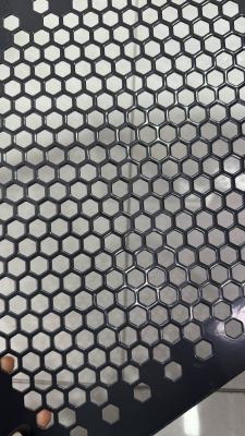 China Slotted Perforated Metal Sheet With Hexagonal Honeycomb Holes 1220×2550mm for sale