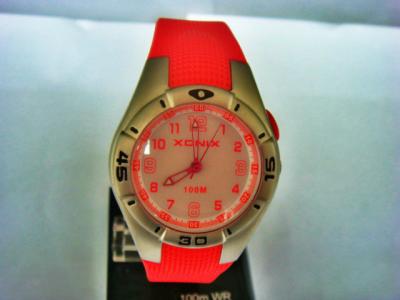 Cina Orologio analogico delle donne regolabili del quarzo con il fermaglio dell'acciaio inossidabile in vendita
