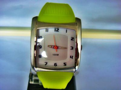 Cina Orologio analogico di plastica del quarzo quadrato verde per le donne in vendita
