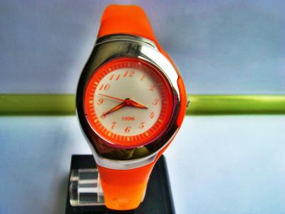 Cina Orologi analogici delle donne impermeabili rosa-chiaro di sport con il movimento del Giappone in vendita