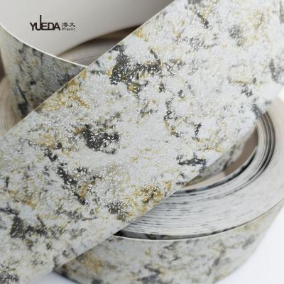 中国 YUEDA プラスチックエッジ/シールストリップ（モデルA0155）：高靭性、折り曲げに強く、鮮やかな印刷パターンと耐スクラッチ性 販売のため