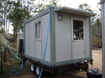 China 40ft Prefab Portable Folding Container House , Luxury Prefab Homes for sale