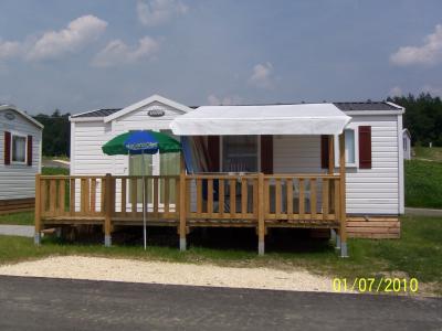 China Prefab Mobile Family Prefabricated House White Modular Small Vacation House for sale