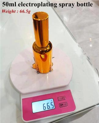 Cina 30 ml 50 ml Electropplating Gold Silver Glass Spray Cosmetici Bottiglia Cosmetici Oro Bottiglia di olio essenziale in vendita