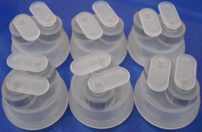 Cina 30mm 32mm Capo di tenuta per infusione PP farmaceutico per LVP PP Bottiglia di infusione in plastica Pull Ring Capo di infusione per iniezione in vendita