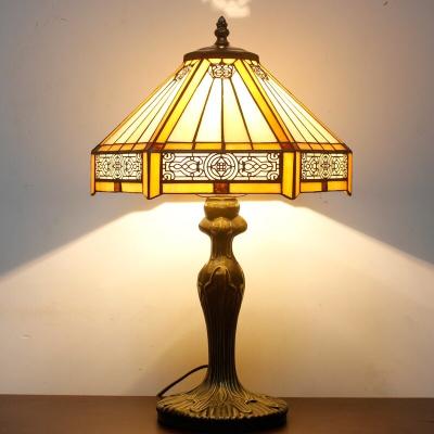 Cina 30cm Hexagon Study Retro Warm Bed Room House Handcrafted Decorative Lamp Stained Art Turkish Glass Luxury Table Lamp in vendita