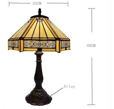 Cina 30cm Hexagon Study Retro Warm Bed Room House Handcrafted Decorative Lamp Stained Art Turkish Glass Luxury Table Lamp in vendita