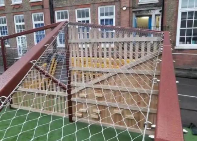 Wire rope mesh used as safety barrier