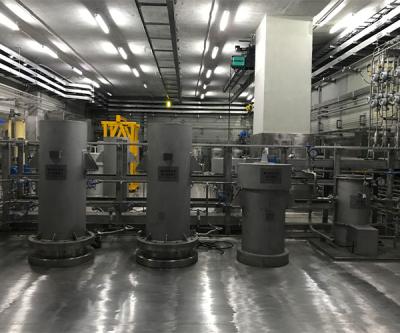 China Mobile Double Lock Radioactive Source Lead Shielded Container Easy To Transport for sale