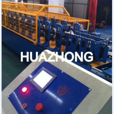 Cina sportello del rotolo di 5.5KW 380V 50HZ che forma macchina, 2 tonnellate di porta che fa macchina in vendita