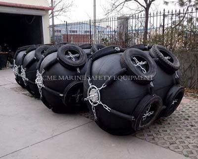 China Marine Rubber Fenders Pneumatic Marine Fender for sale