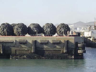 China Marine Pneumatic Rubber fender dock fender for sale