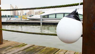 China Boat Fender Air-Tight Rubber Airbag Marine Boat Fender Face Pad for sale