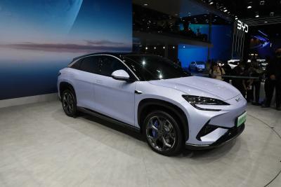 Cina 2024 BYD Sea Lion 07 EV Dual Motor Touch Screen 4 Wheel Drive Pure Electric SUV di medie dimensioni in vendita
