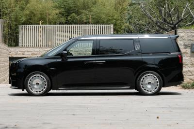 China Zeekr 009 Energy Electric Vehicle with 4-door Body Structure and Long Range for sale