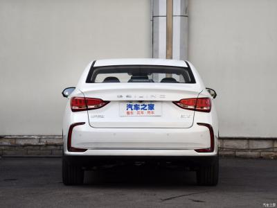 中国 メイドBAIC 北京 EU5 急速充電 中古エネルギーEVカー 215/50/R17タイヤサイズ 販売のため