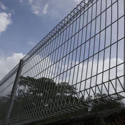 China Welded Mesh Structure and Triangular Bending Design 3D Bending Fence Suitable for Highways Airports and Ports for sale
