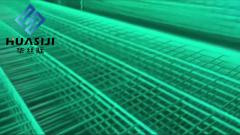 The 3D curved guardrail is made through the wire mesh bending process