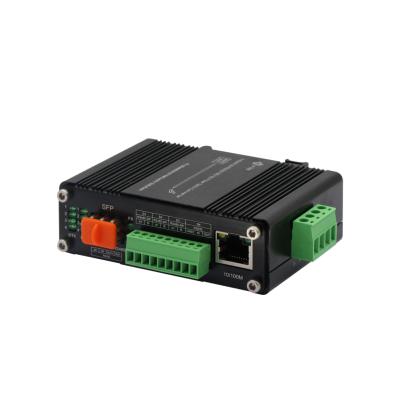 Cina Mini Industrial 10/100Base-T a 100Base-X SFP Fiber Ethernet Media Converter con 1Ch RS232/RS485/RS422 in vendita