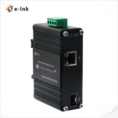 China Mini Convertidor de medios industrial 100/1000BASE-X SFP a 10/100/1000BASE-T 30W PoE+ con 1 puerto SFP, modo dual 100Base-FX o 1000Base-X (detección automática) en venta