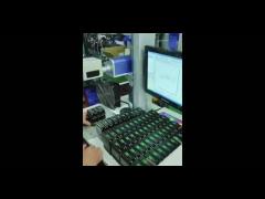 Apparecchiature di produzione automatizzata per switch PoE industriali