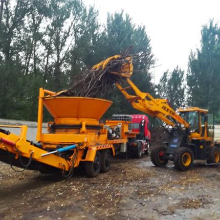 Quality 4-6 Blade Diesel Mobile Big Rotary Hopper Wood Tree Root Chipper Stump Shredder for sale