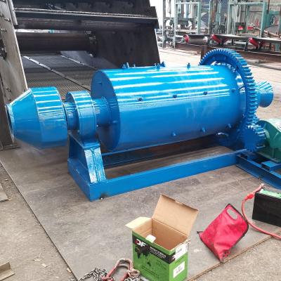 Cina 900*3000 Molino a sfere per minerale d'oro Calcare Quarzo Sabbia 1-3 t/h Negozi di riparazione macchine in vendita