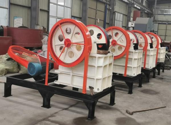 Quality Less Than 18% Material Moisture Cast Steel Jaw Crusher for Limestone/Cobble for sale