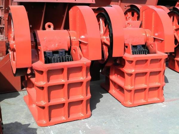 Quality Stone Rock Mini Portable Diesel Engine Jaw Crusher Capacity 1-500t/h Discharge for sale