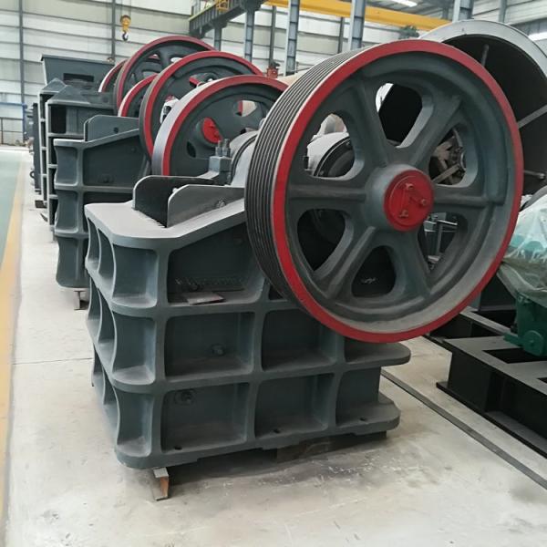 Quality 30kw PE400x600 Mobile Small Gold Ore Stone Jaw Crusher With 1400x1740x1663mm for sale