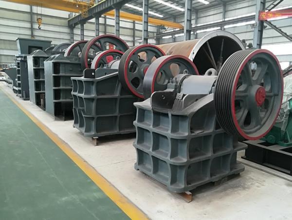 Quality 30kw PE400x600 Mobile Small Gold Ore Stone Jaw Crusher With 1400x1740x1663mm for sale