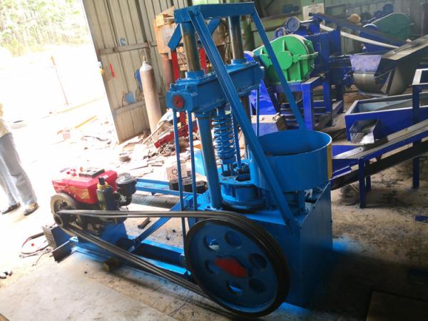 Quality Coal Breeze Raw Material Diesel Engine Charcoal Press Hexagon Briquette Making for sale