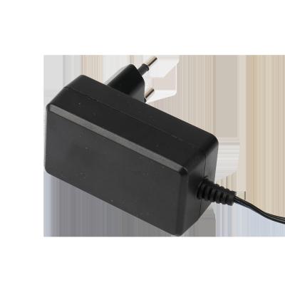 中国 19v AC Dc IEC61558承認の下のホーム・アプライアンスのための普遍的な力のアダプター600mA 販売のため