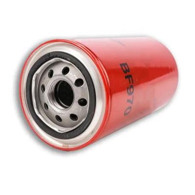Cina 93*93*174mm P557440 Filtro di carburante per trattori e camion Parti di motori diesel in vendita